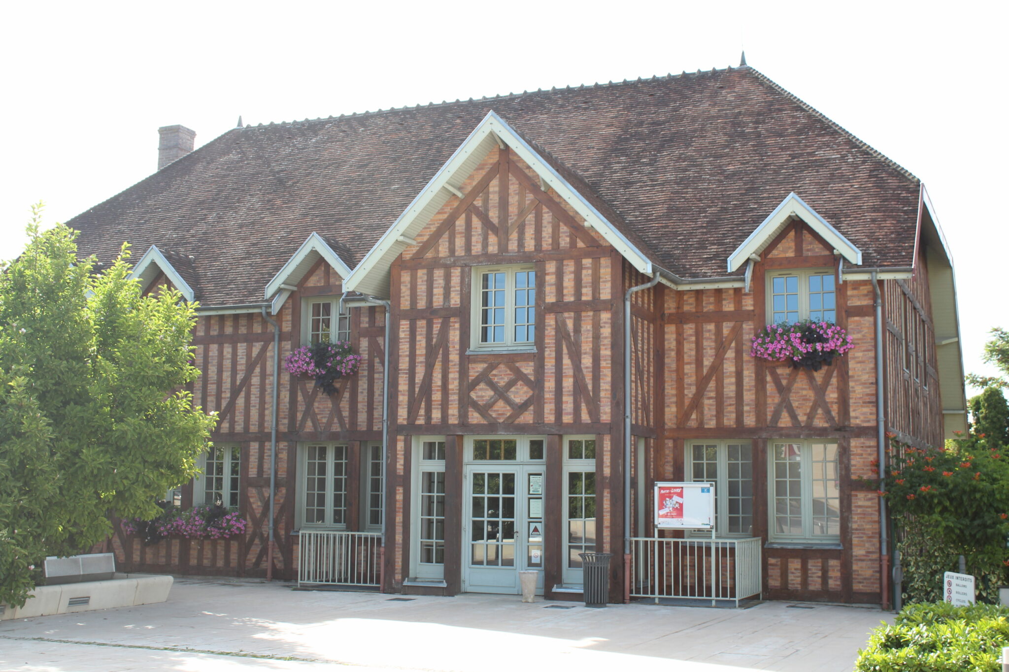 Bibliothèque municipale Georges Royer - Ville de Saint-André-Les-Vergers